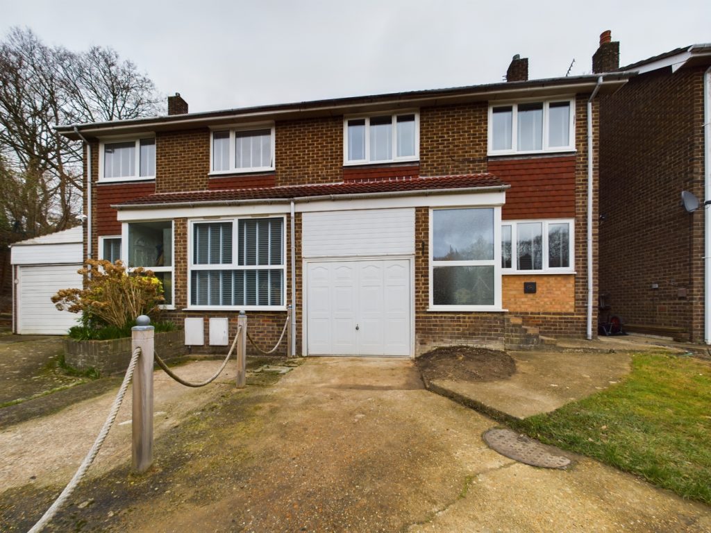 Estridge Close, Bursledon, Southampton | Manns and Manns